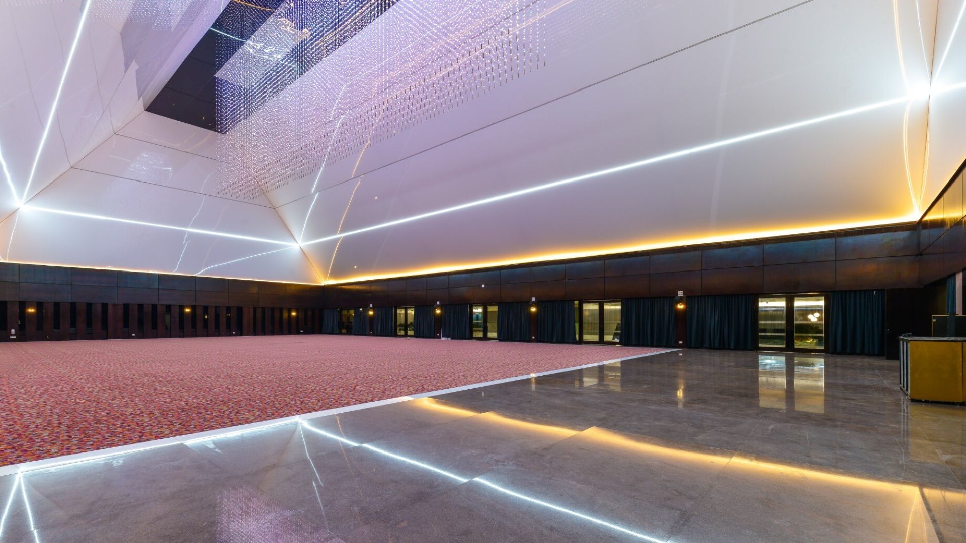 Lacquer stretch ceiling | Pandora